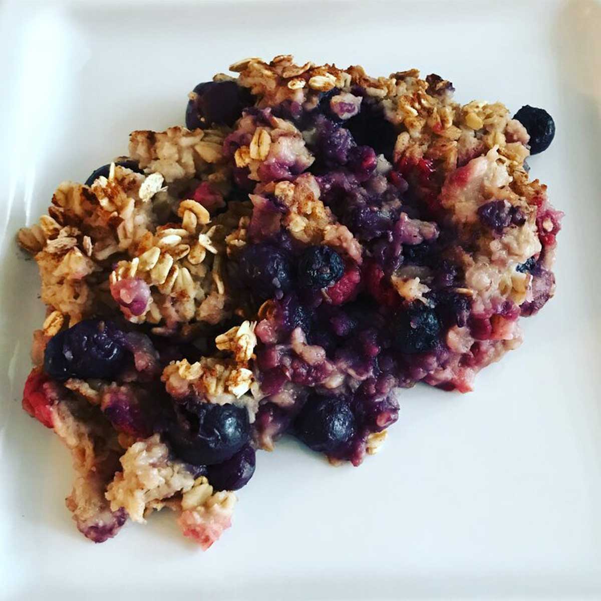 Berry Oat Bake – PLANTSTRONG Foods